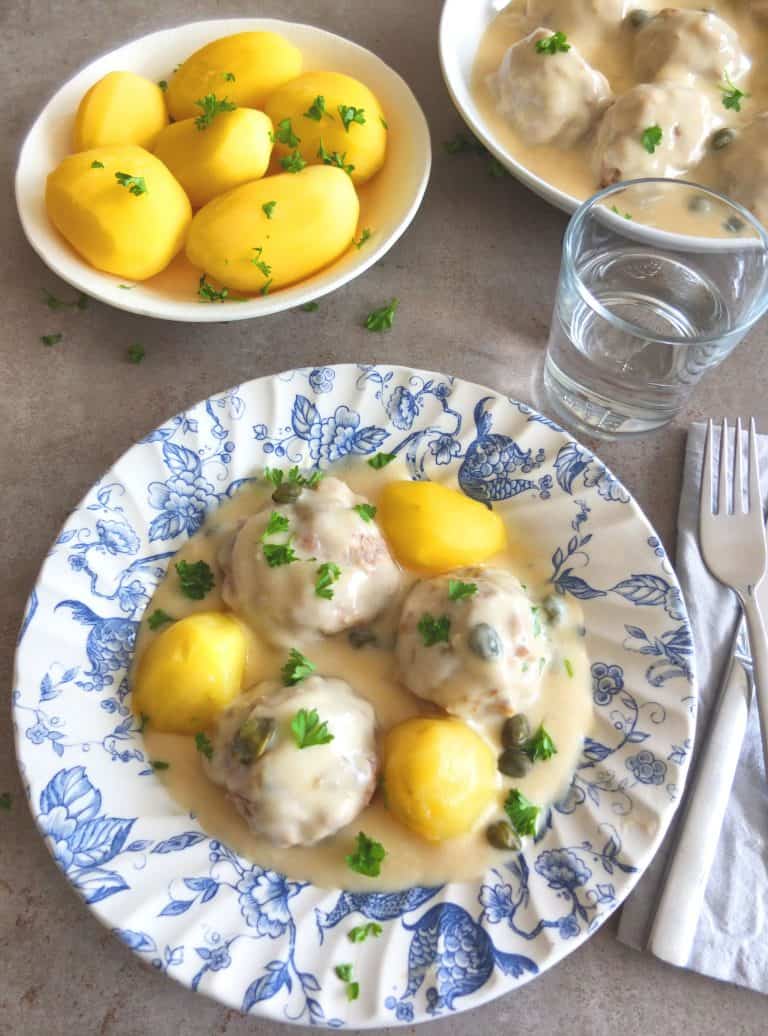 Authentic Königsberger Klopse (German meatballs in caper sauce)