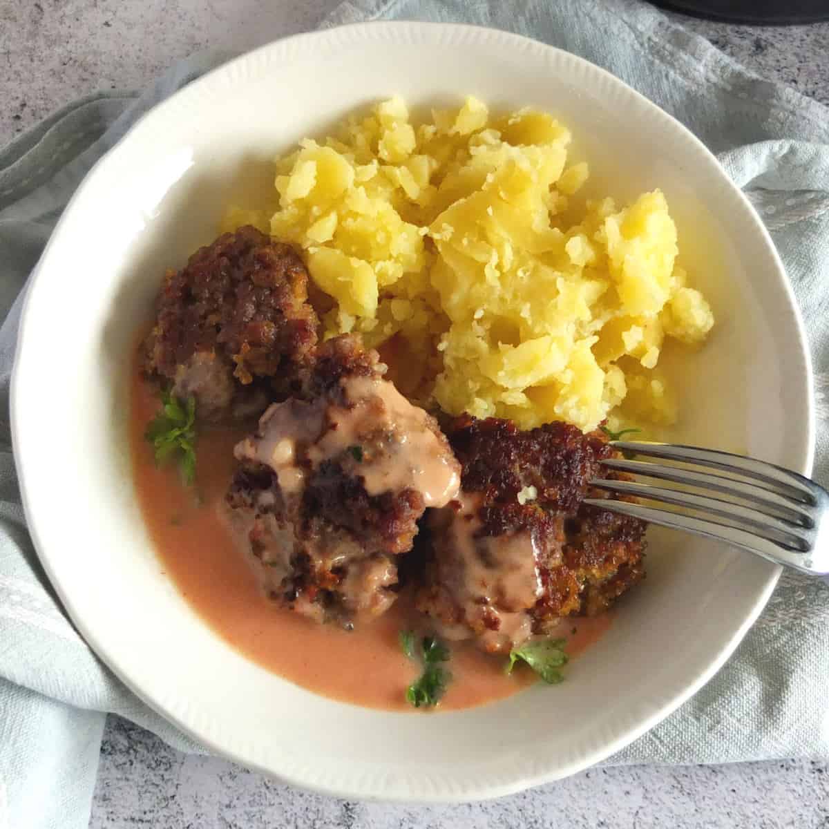 Basic Recipe for Rahmsauce – German Cream Sauce - My Dinner