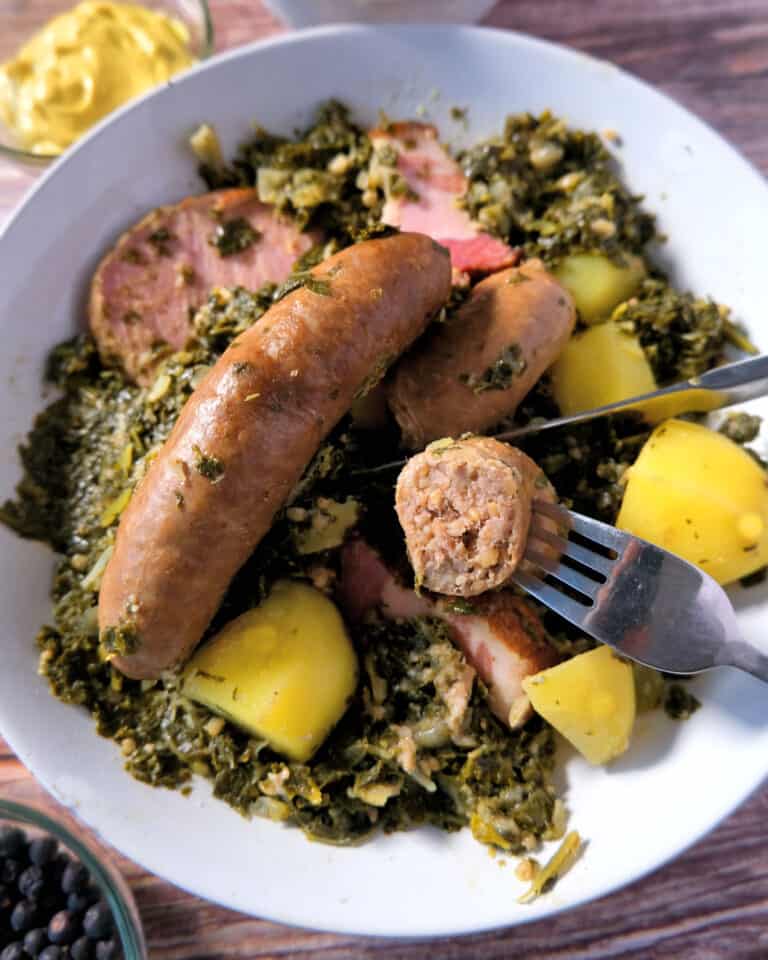 Authentic Grünkohl mit Pinkel (German Kale recipe and Pinkelwurst) - My ...