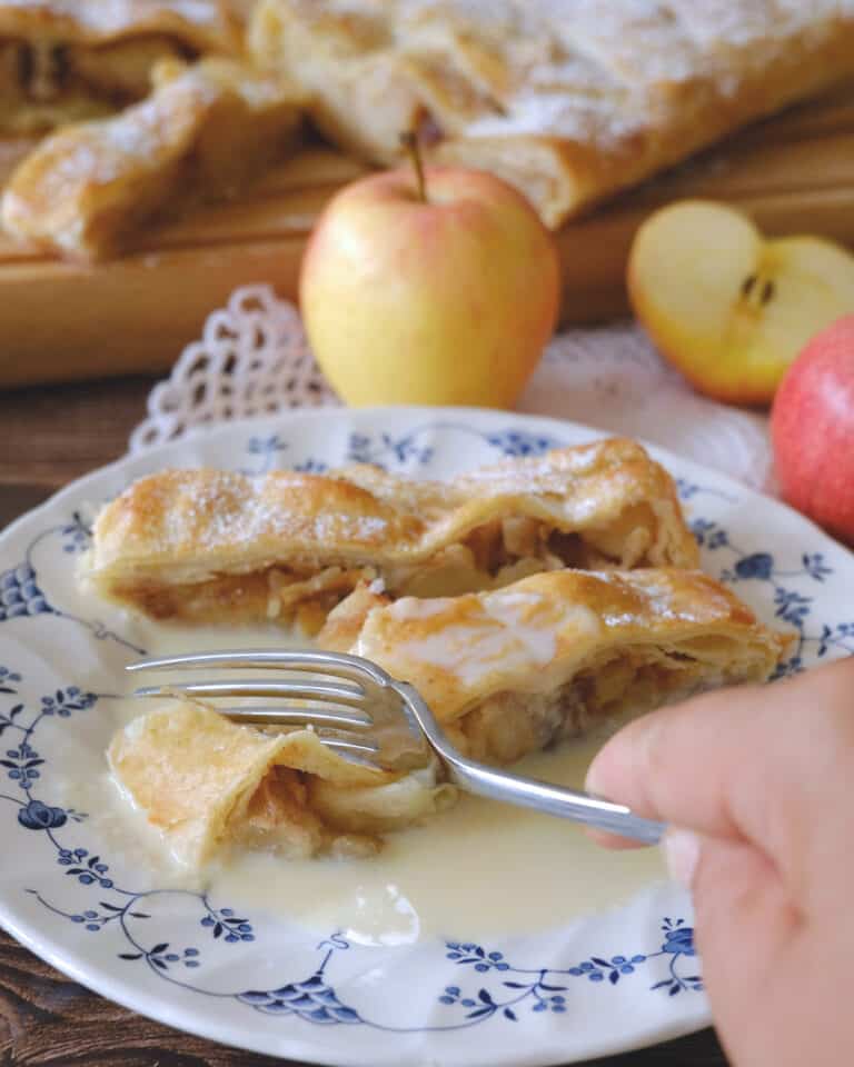 Quick and Easy Apple Strudel with Puff Pastry - My Dinner