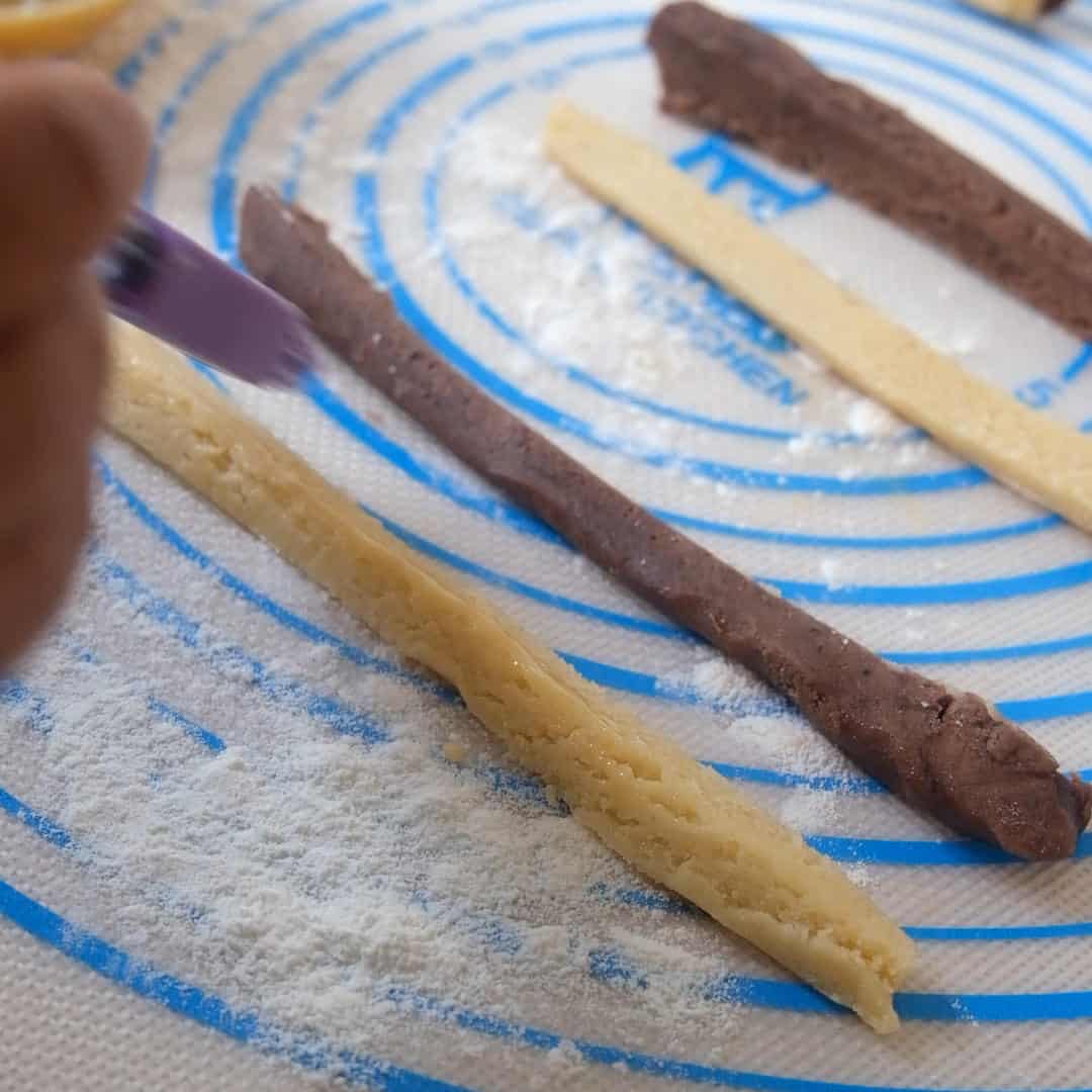 Authentic German Vanilla and Chocolate Cookies (Schwarz-Weiss Gebäck ...