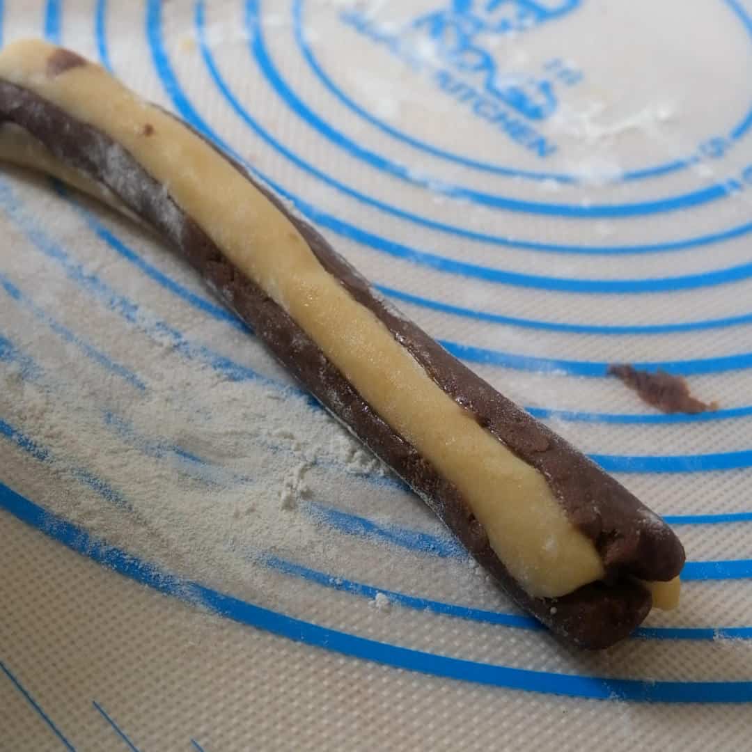 Authentic German Vanilla and Chocolate Cookies (Schwarz-Weiss Gebäck ...
