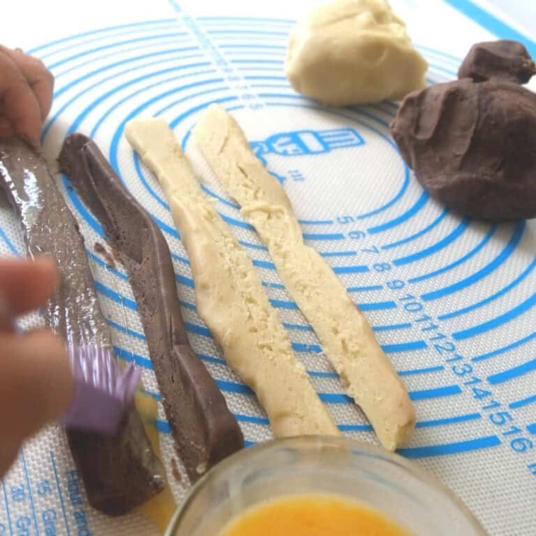 Authentic German Vanilla and Chocolate Cookies (Schwarz-Weiss Gebäck ...
