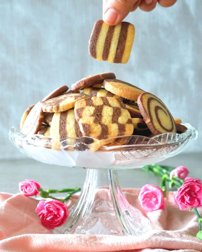 Authentic German Vanilla and Chocolate Cookies (Schwarz-Weiss Gebäck ...