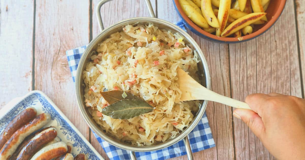 Simple German Cooked Sauerkraut Recipe - My Dinner