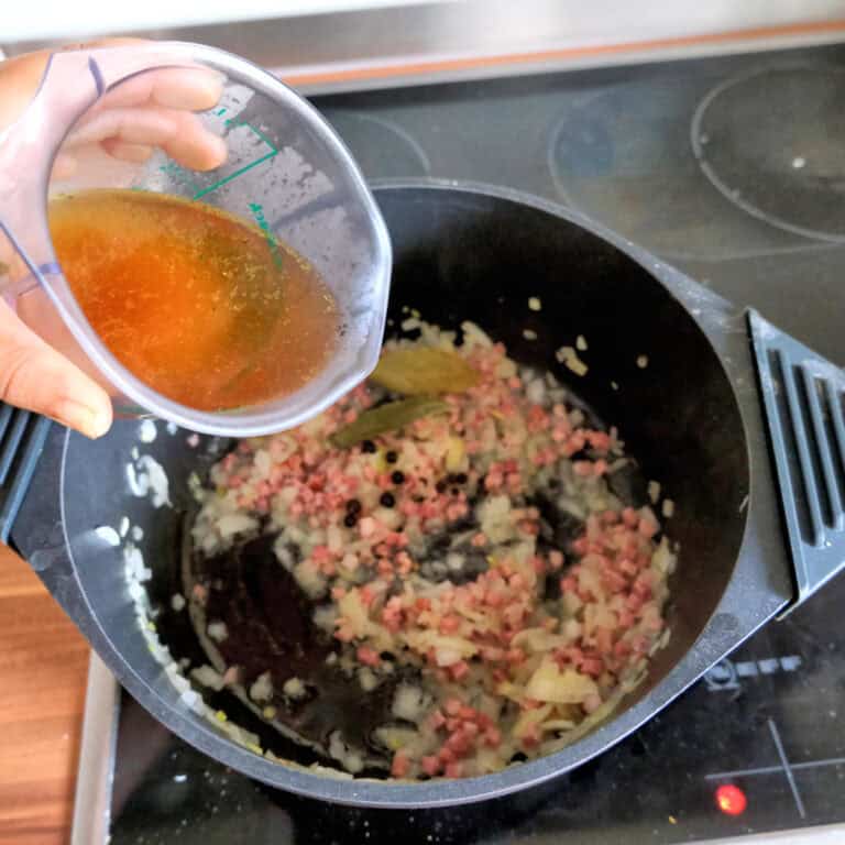 Simple German Cooked Sauerkraut Recipe - My Dinner