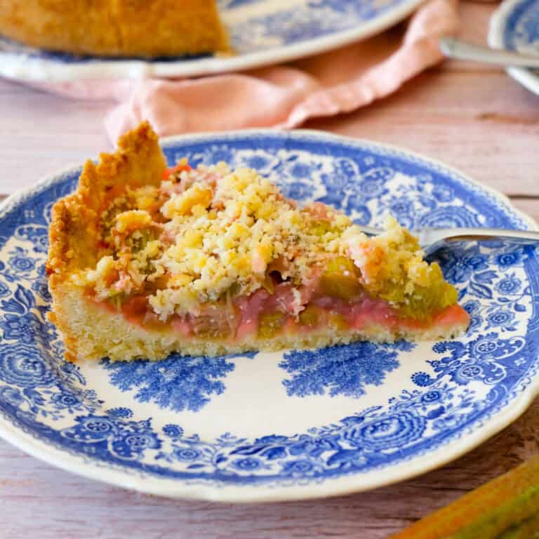 Easy German Lebkuchen Cake (Gewürzkuchen) - My Dinner