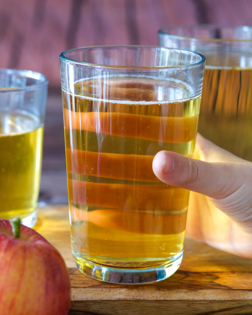 How to Make Apfelschorle: Easy German Apple Spritzer Recipe - My Dinner
