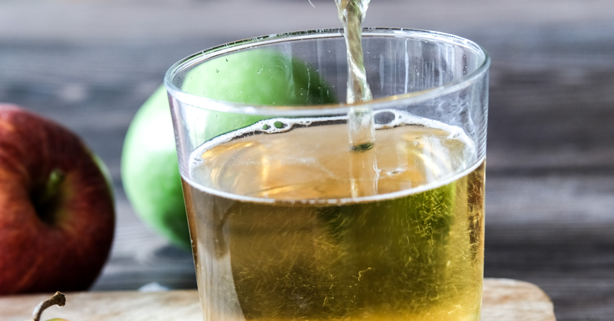 How to Make Apfelschorle: Easy German Apple Spritzer Recipe - My Dinner
